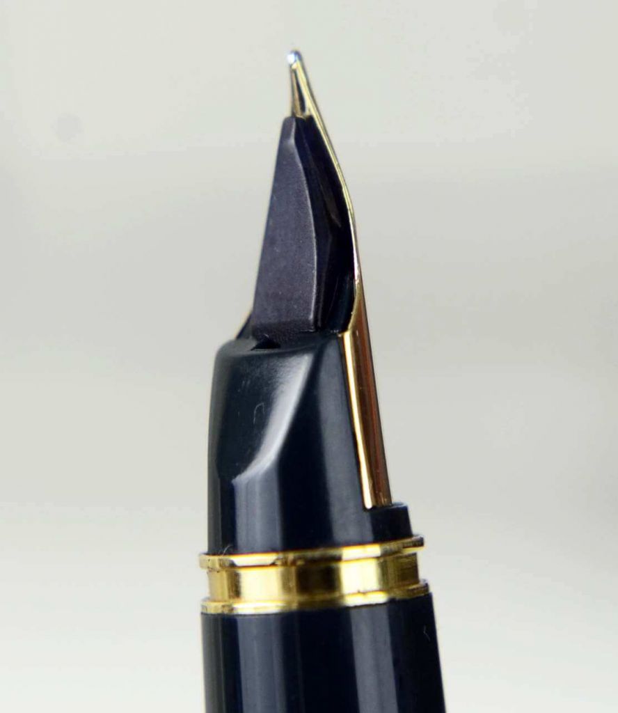 Buy Vintage Pilot deluxe fountain pen 14K solid gold F nib