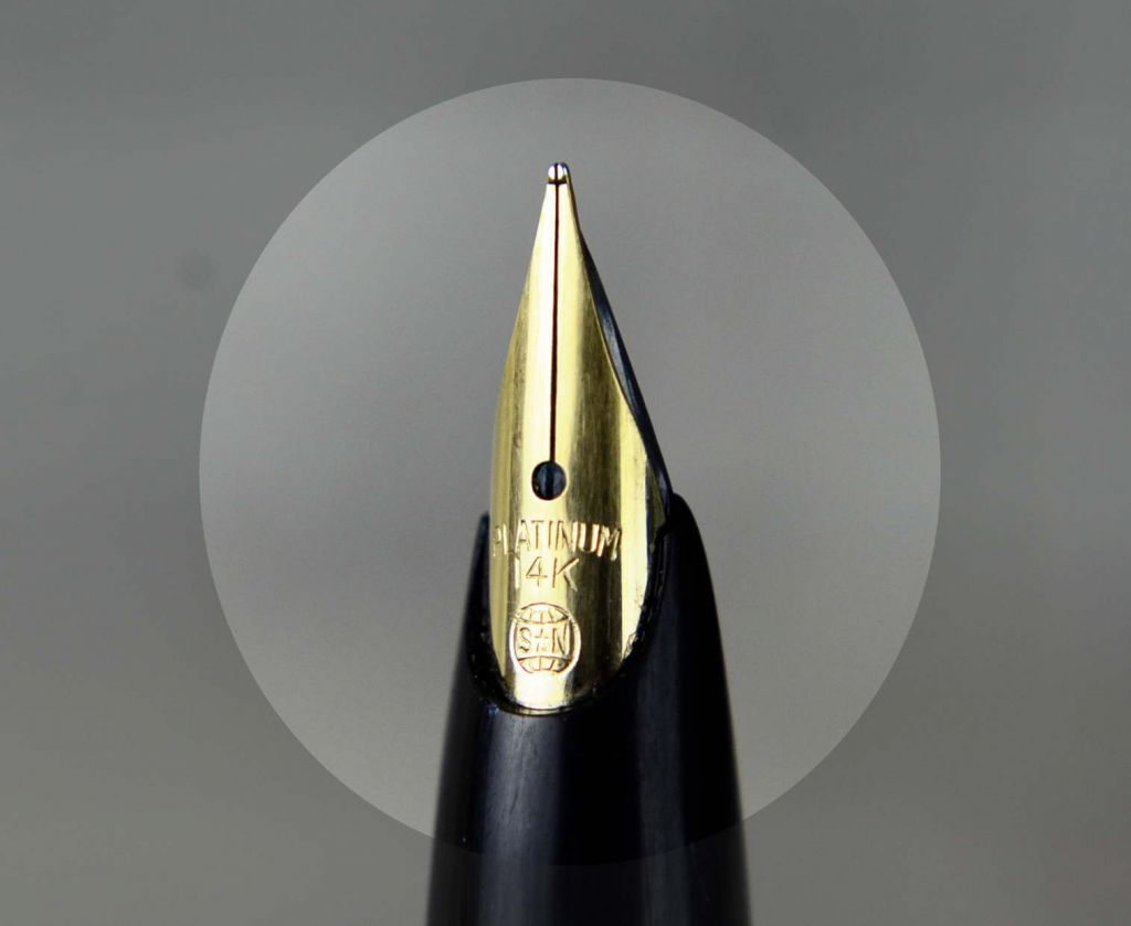 Buy Vintage Platinum classic fountain pen wth 14K solid gold M nib