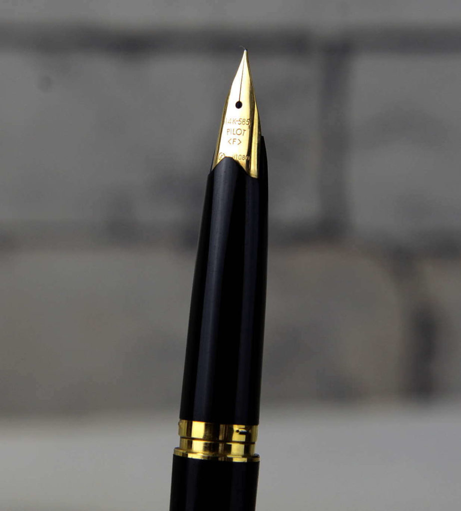 Buy Pilot Elite fountain pen with 23K gold plated M nib online