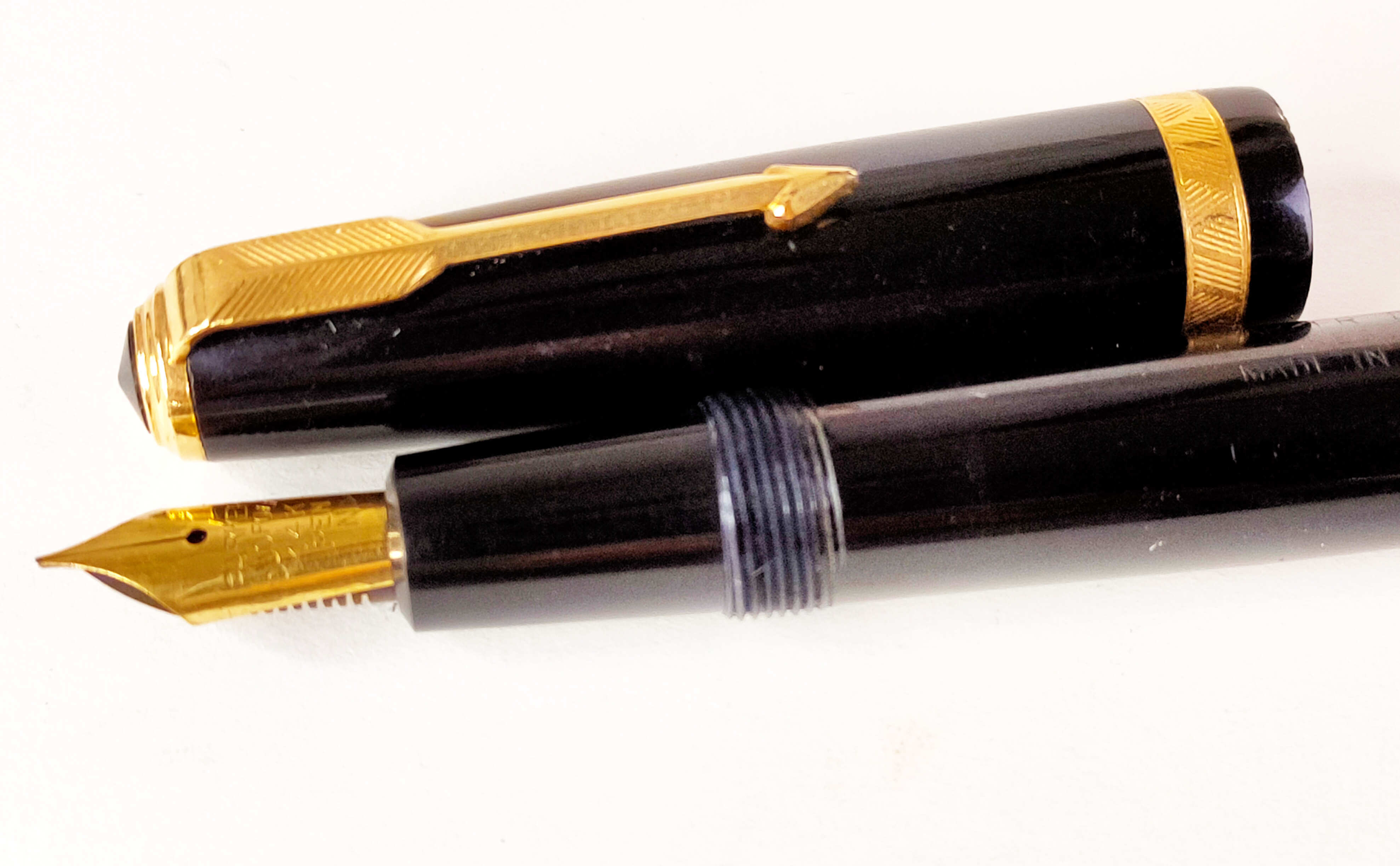 Buy Vintage Parker Duofold Fountain Pen With 14K Sold Gold M Nib Online Buy Vintage Parker Duofold Fountain Pen With 14K Sold Gold M Nib Online