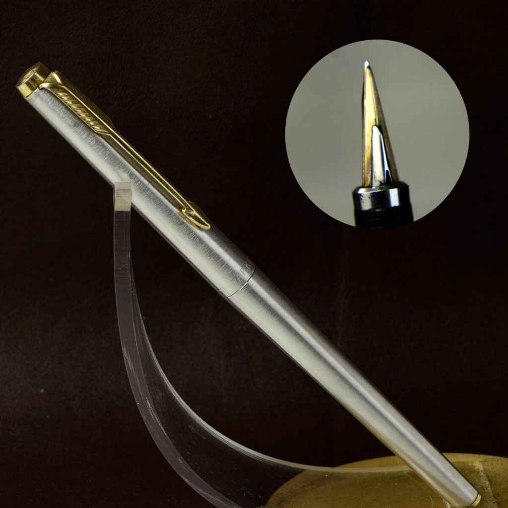 Parker 17 duofold fountain pen with 14C solid gold medium nib