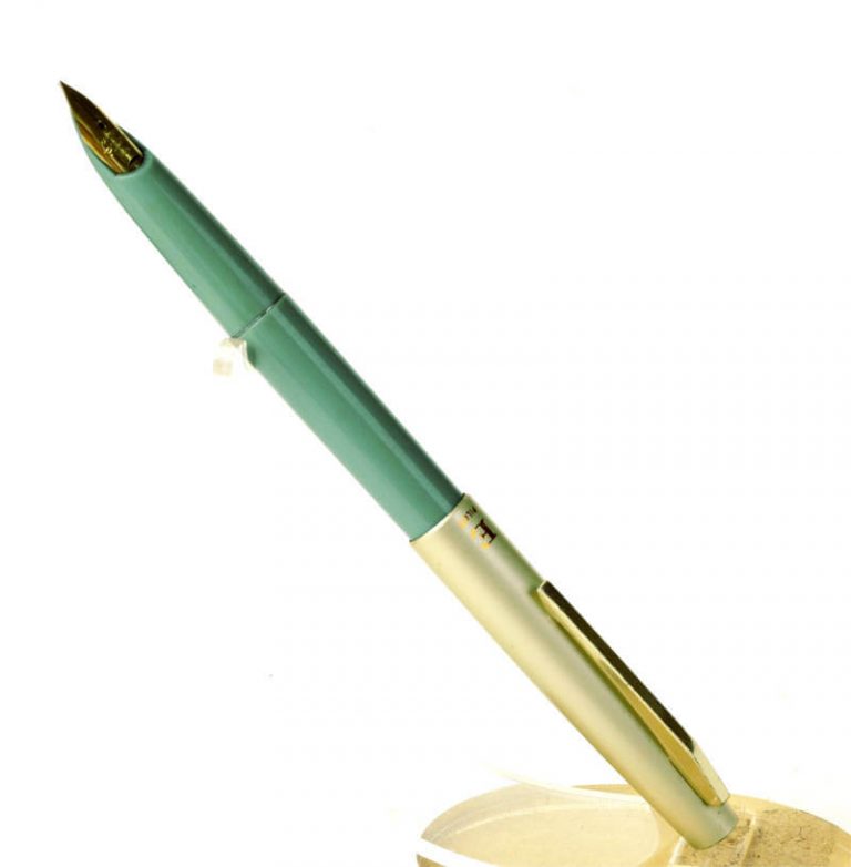 Buy Vintage pilot super 100 fountain pen wth 14K gold medium nib
