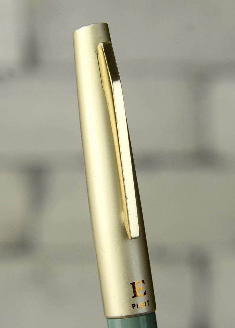 Buy Vintage pilot super 100 fountain pen wth 14K gold medium nib