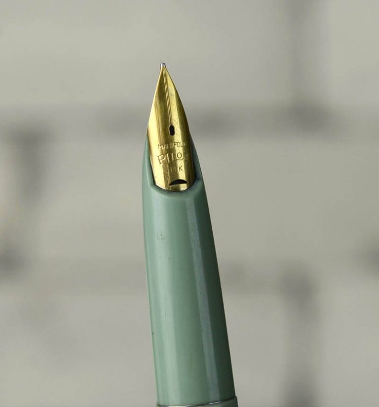 Buy Vintage pilot super 100 fountain pen wth 14K gold medium nib