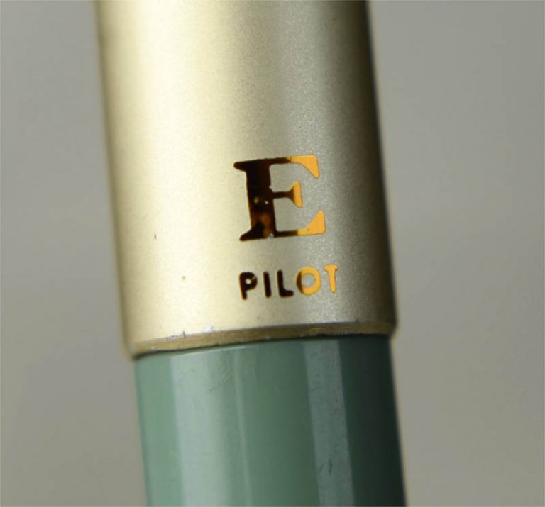 Buy Vintage pilot super 100 fountain pen wth 14K gold medium nib