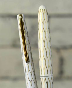 Buy lady sheaffer X skripsert fountain pen with triumph M point nib online