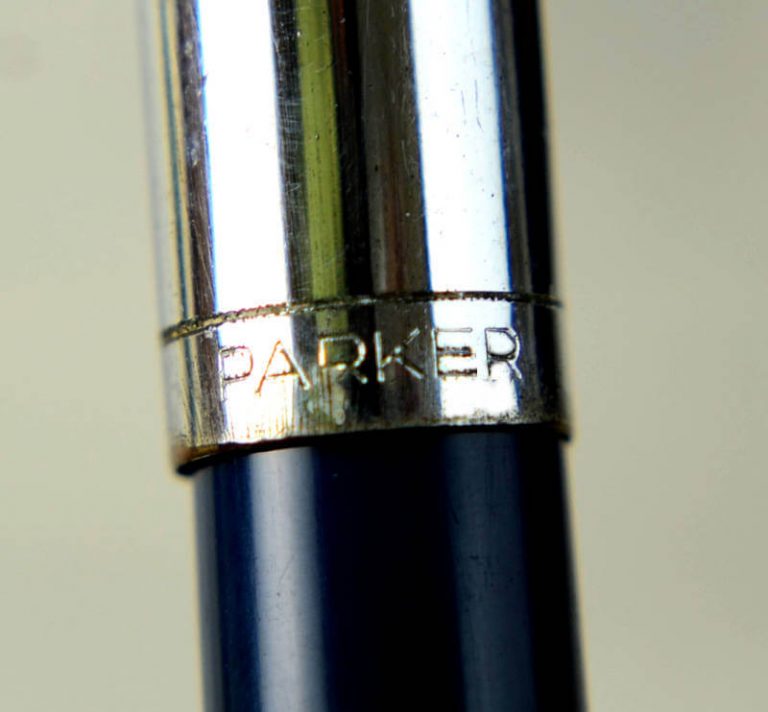 Parker 17 deluxe fountain pen with 14C solid gold M nib- used