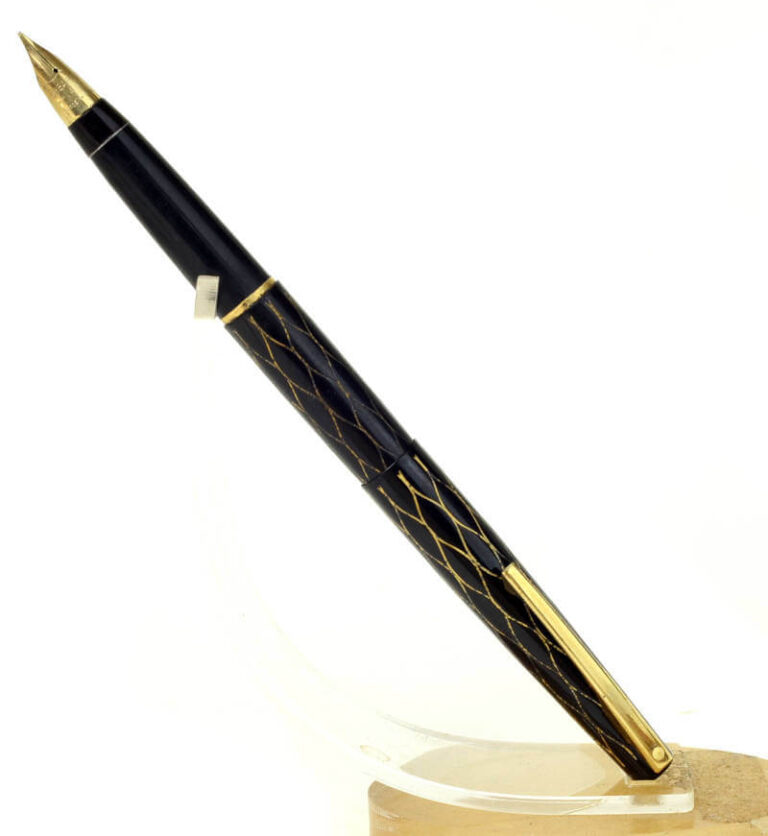 Buy lady sheaffer 642 black tulled fountain pen with 14K gold M nib online