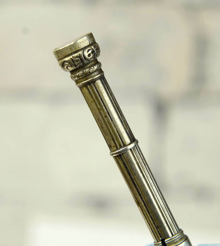 Antique John sheldon calligraphy dip pen in Perfect working condition