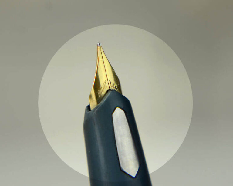 Buy vintage pilot classic fountain pen japan made wth 14K gold F nib