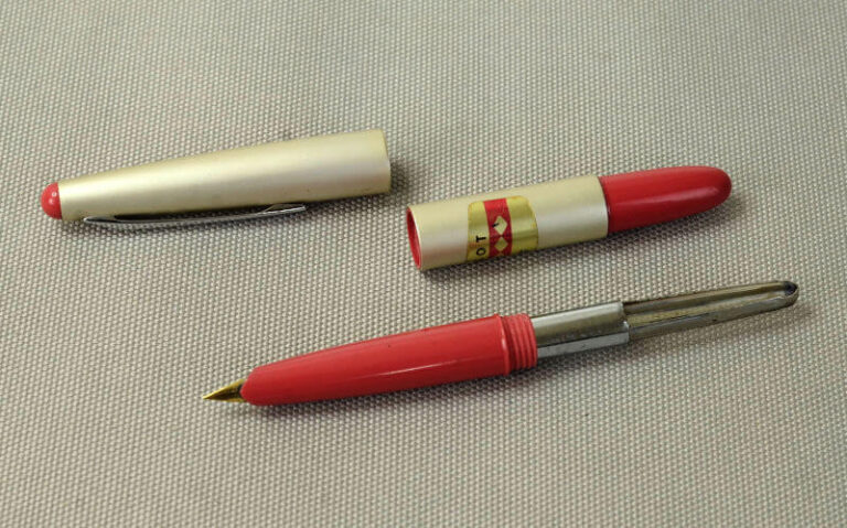 Buy vintage pilot short fountain pen gold plated F nib