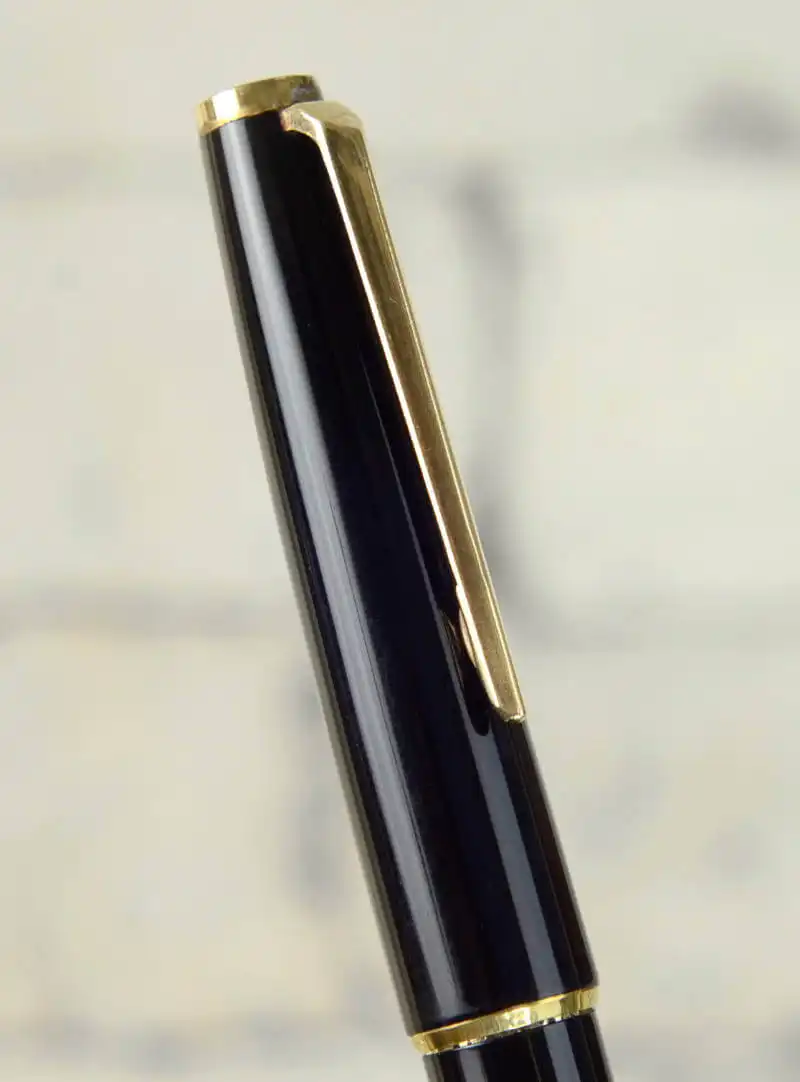 Buy Montblanc 320 fountain pen with 14K solid gold fine nib online
