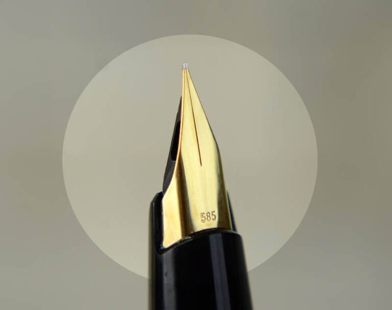 Buy Montblanc 320 fountain pen with 14K solid gold fine nib online
