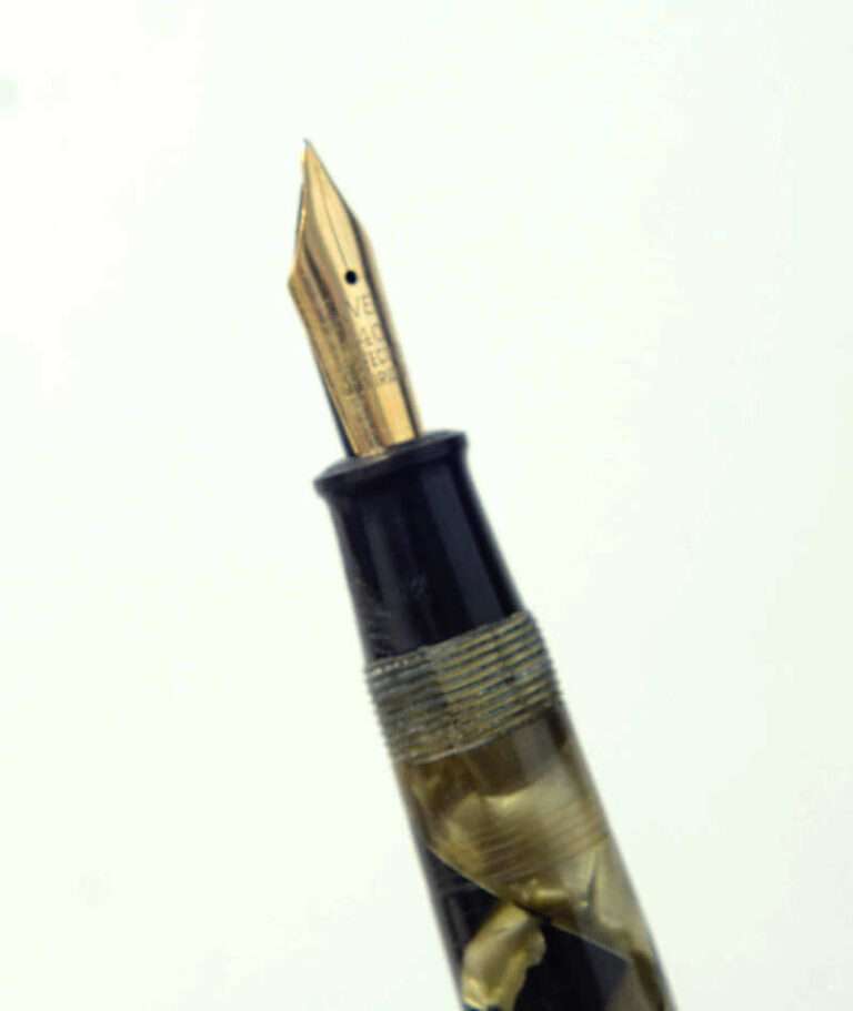Buy vintage wyvern 81 lever filler fountain pen with gold M nib