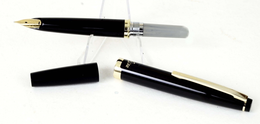 Buy Pilot Elite Posted 95s fountain pen with 18K solid gold M nib online