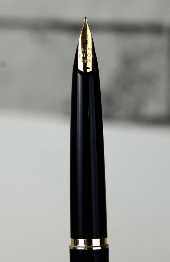Buy Pilot Elite Posted 95s fountain pen with 18K solid gold M nib online