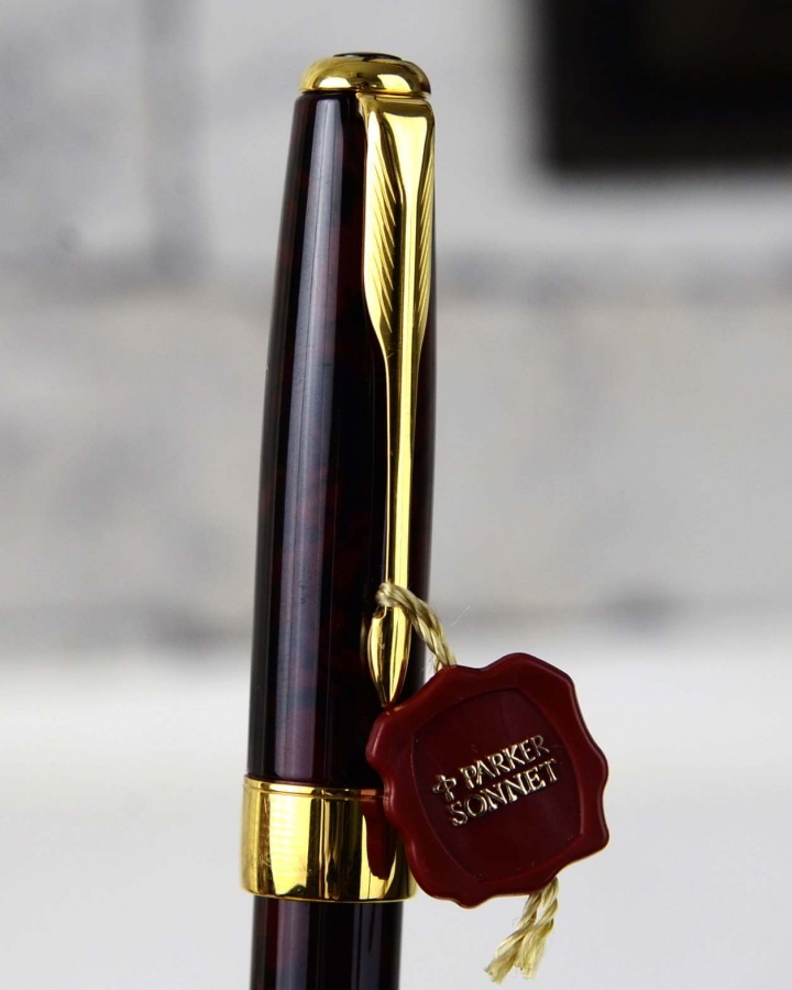 Buy online Parker sonnet red marbled fountain pen 18K gold M nib