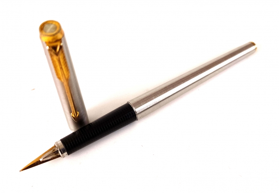 Buy online parker 180 chrome fountain pen with solid gold XF and M nib