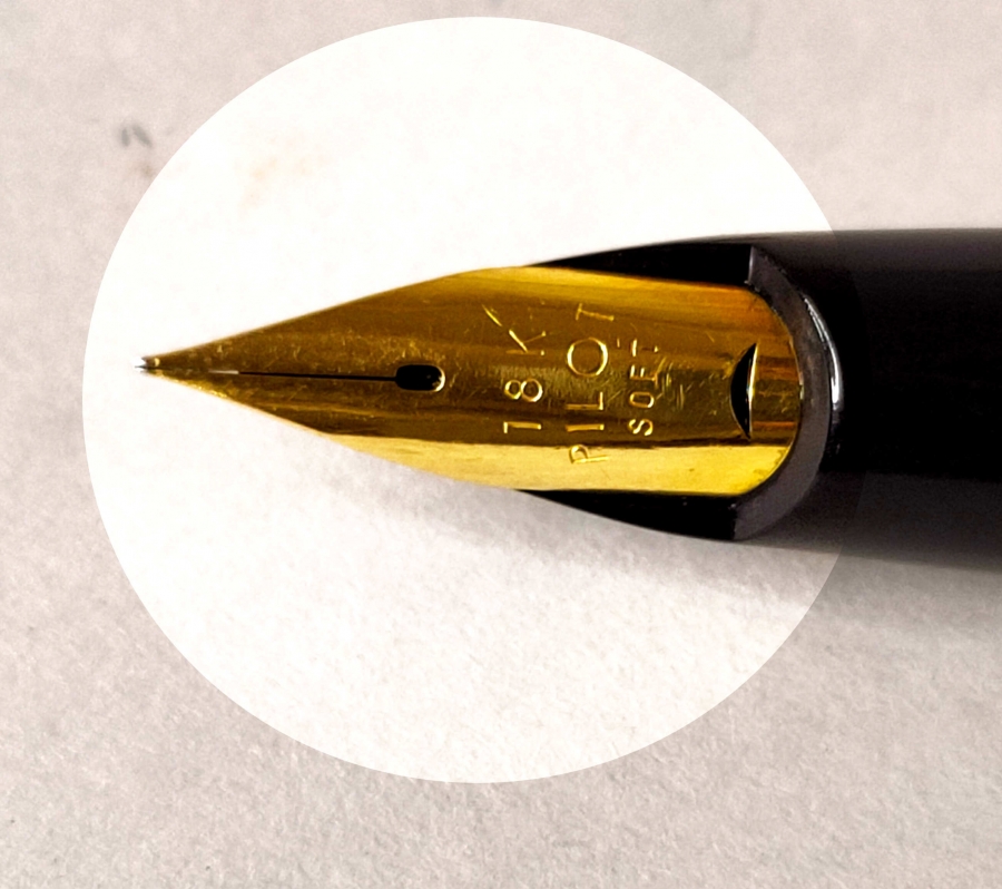 Buy Pilot Elite 18K full size fountain pen with 18K solid gold EF nib ...