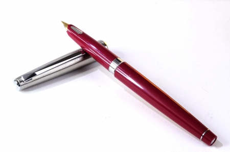 Buy vintage pilot fountain pen classic japan made wth solid gold F nib